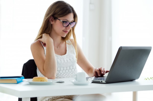 No More Slouching! Here are 7 Tips for Better Posture While You Work