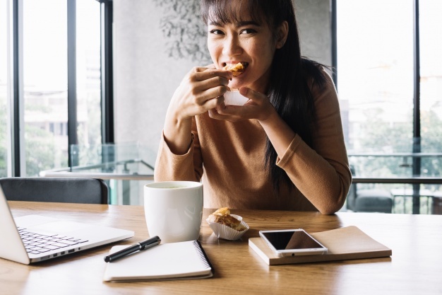 Foolproof Tips and Ideas for Eating Well at Work